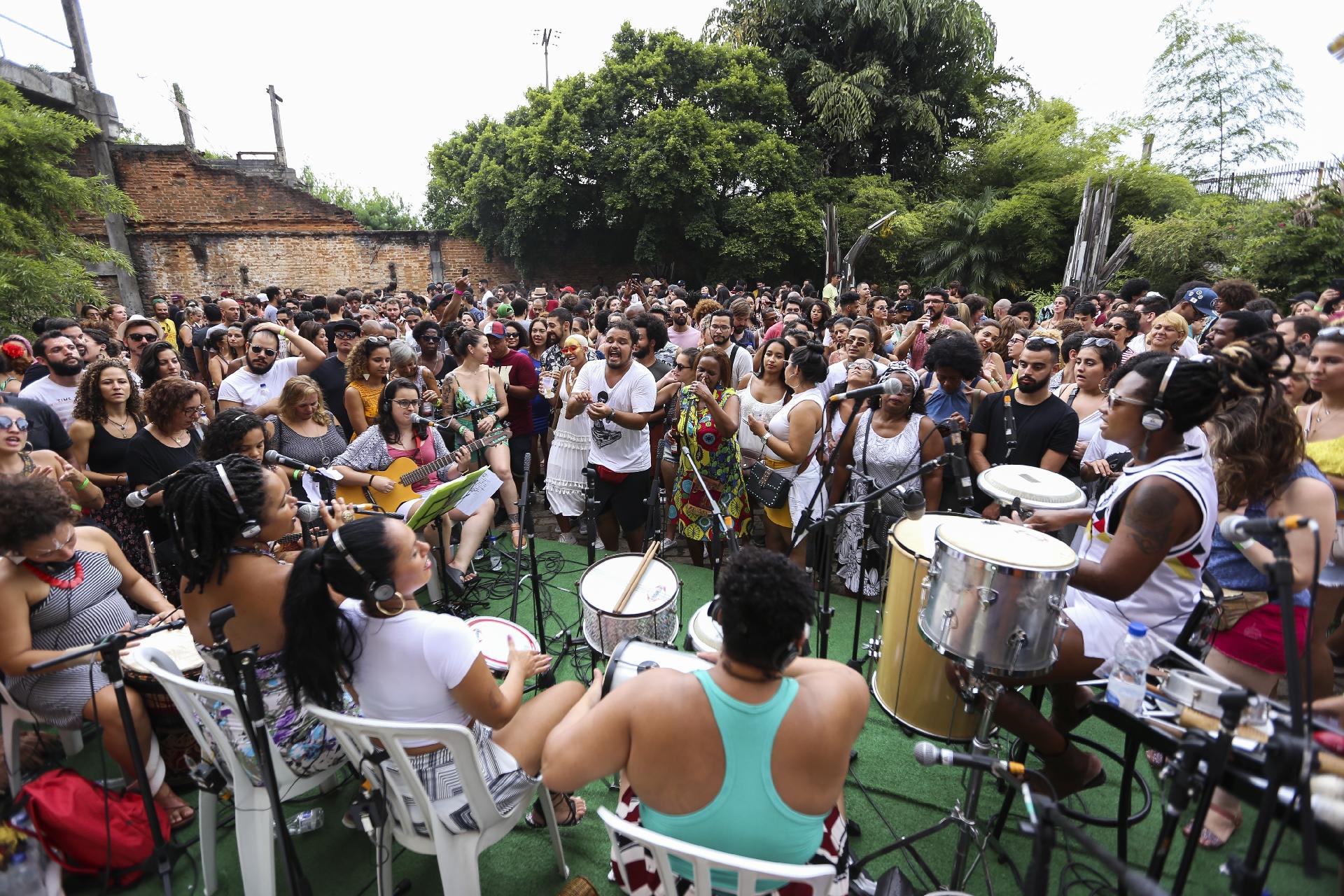 Carnaval 2019: Samba do Sol: 12 horas de samba e muita dança - CarnaUOL