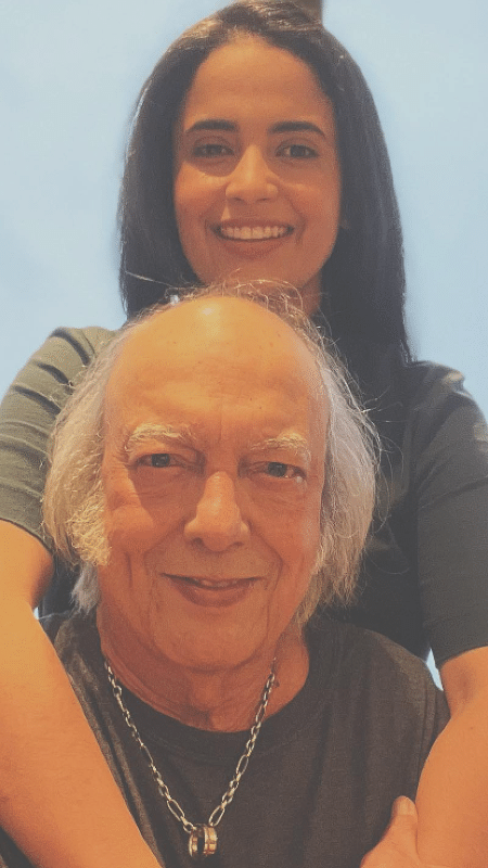 Como viúva de Erasmo Carlos lida com o luto: 'Morro com ele e renasci'