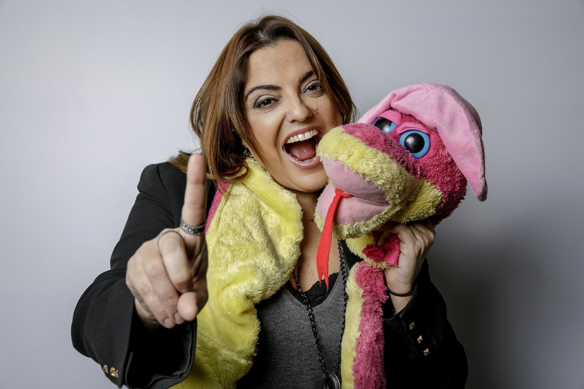 Fabíola Reipert comanda quadro "A Hora da Venenosa" - Notícias - BOL