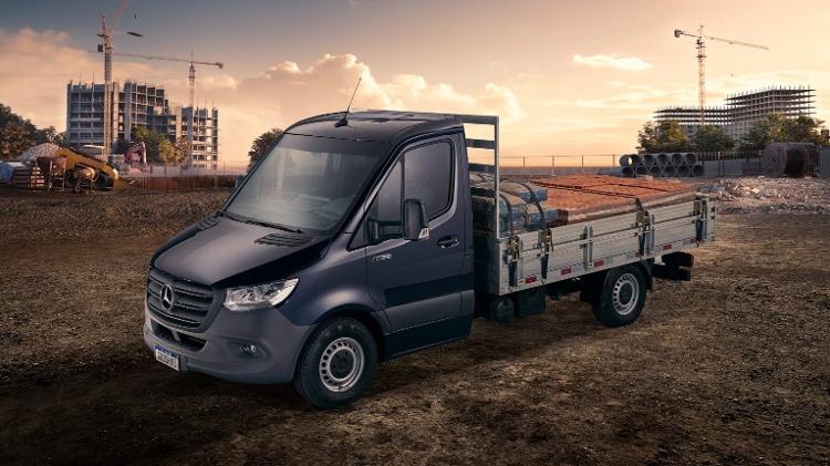 Mercedes Sprinter Truck tem porte de picape e disposição para trabalho