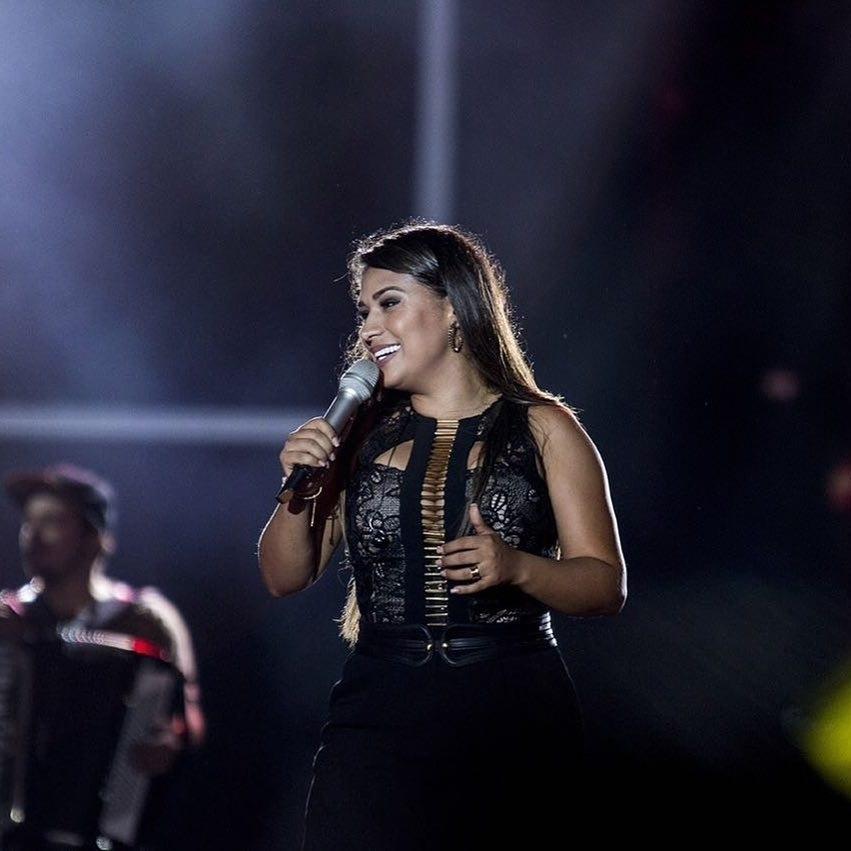 Fotos: 10 looks de Simone que mostram como sertaneja é a maior ...