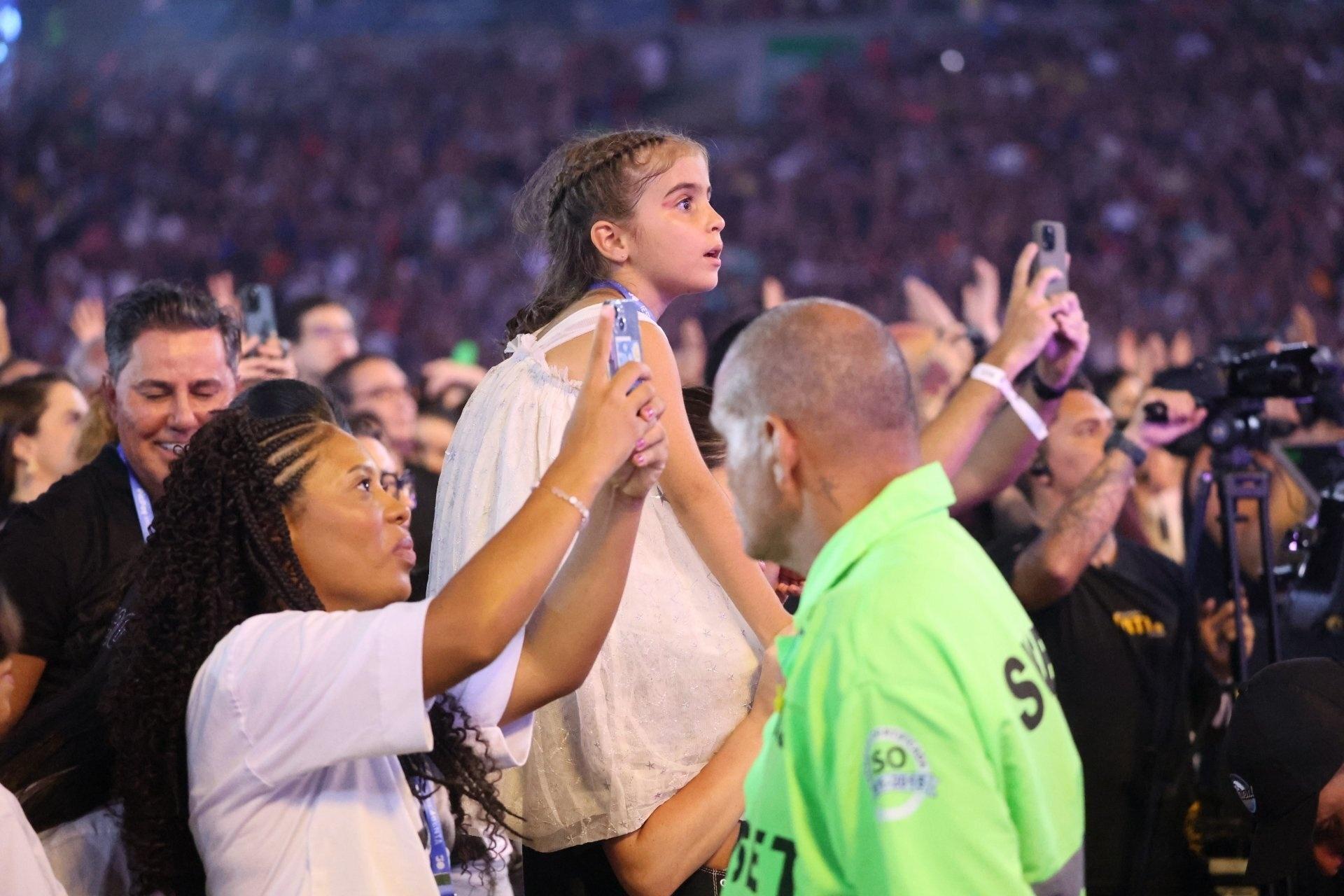Ivete no Maracanã: veja como foi o show e looks da cantora