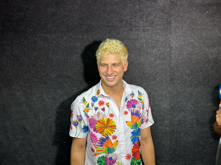 NEVOU: O hit do Carnaval do Recife é o cabelo platinado do prefeito