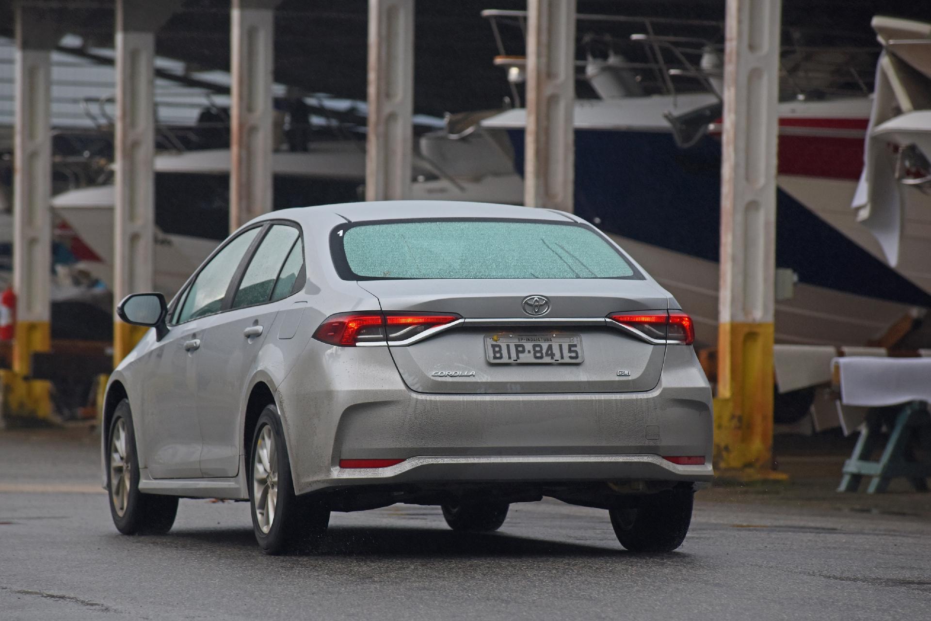 Testamos: novo Toyota Corolla GLi não é barato, mas vai além do básico