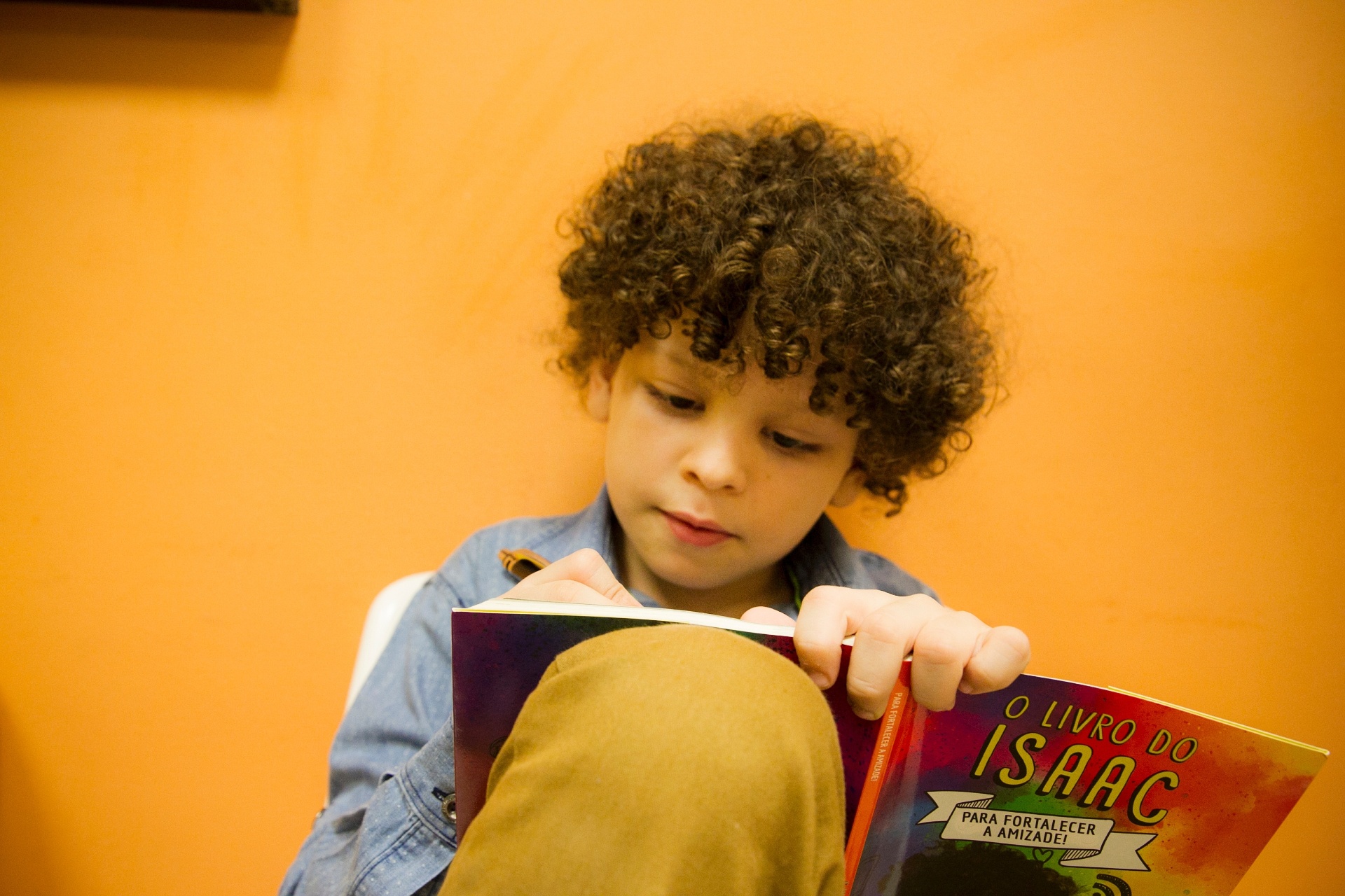 Sete anos, recém-alfabetizado, um livro e fãs: quem é Isaac do Vine ...