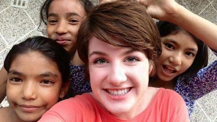 A doença neurológica que fez jovem obcecada por viagens ficar presa a ...