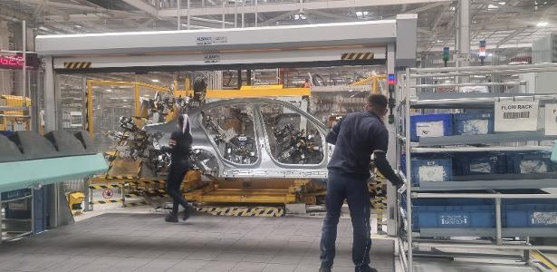 Concorrência da China derruba venda de carros da BMW e da Mercedes