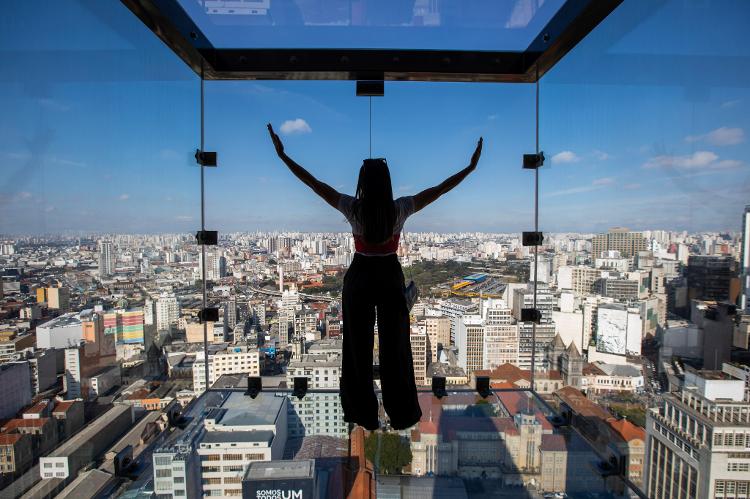 Sampa Sky: conheça a atração turística de SP que "flutua" visitantes