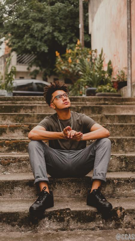 Novo colunista Alexandre Ribeiro conta vida de um favelado rodando o ...