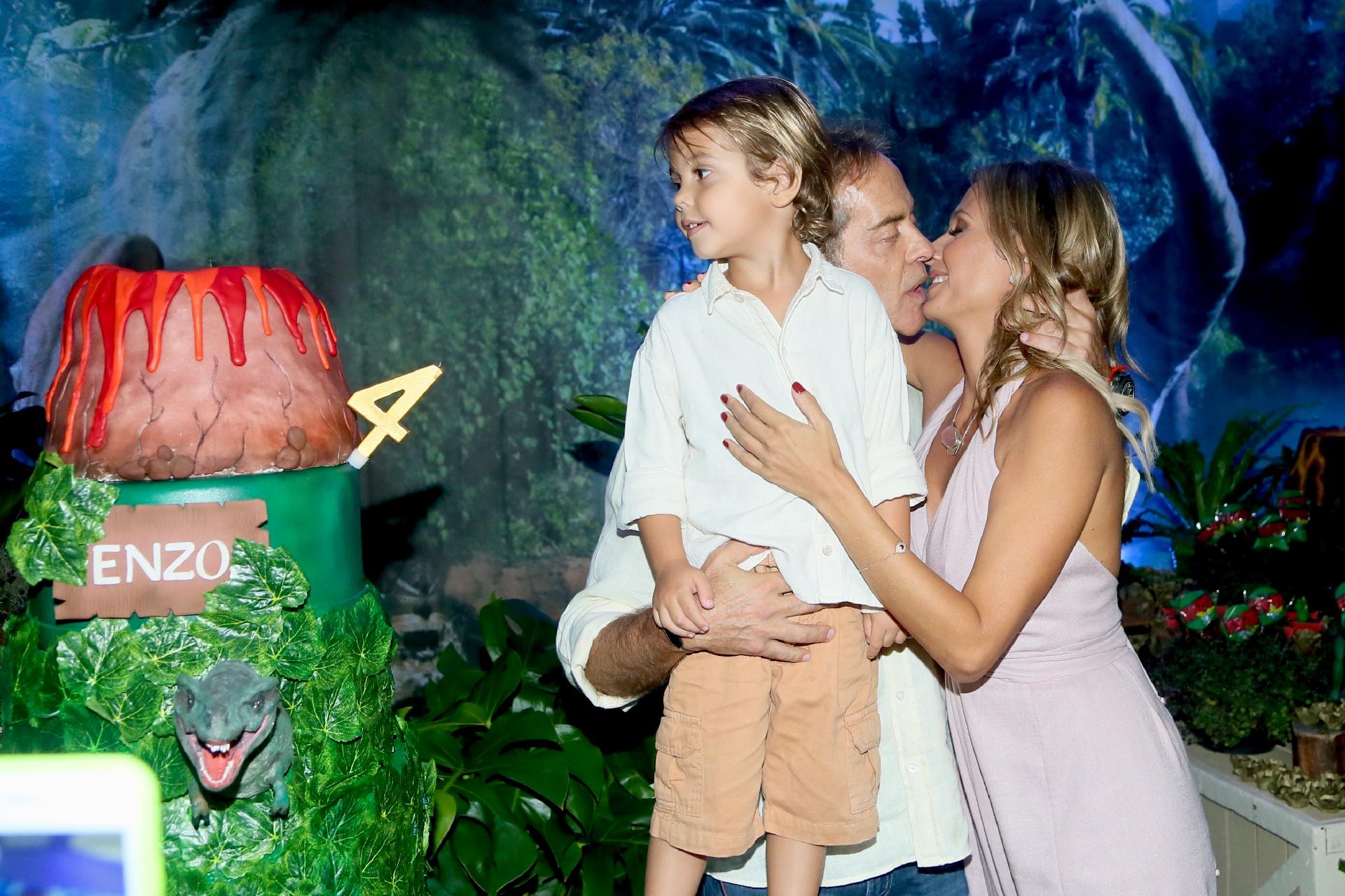 Luisa Mell reata casamento com Gilberto Zaborowsky na festa do filho em ...