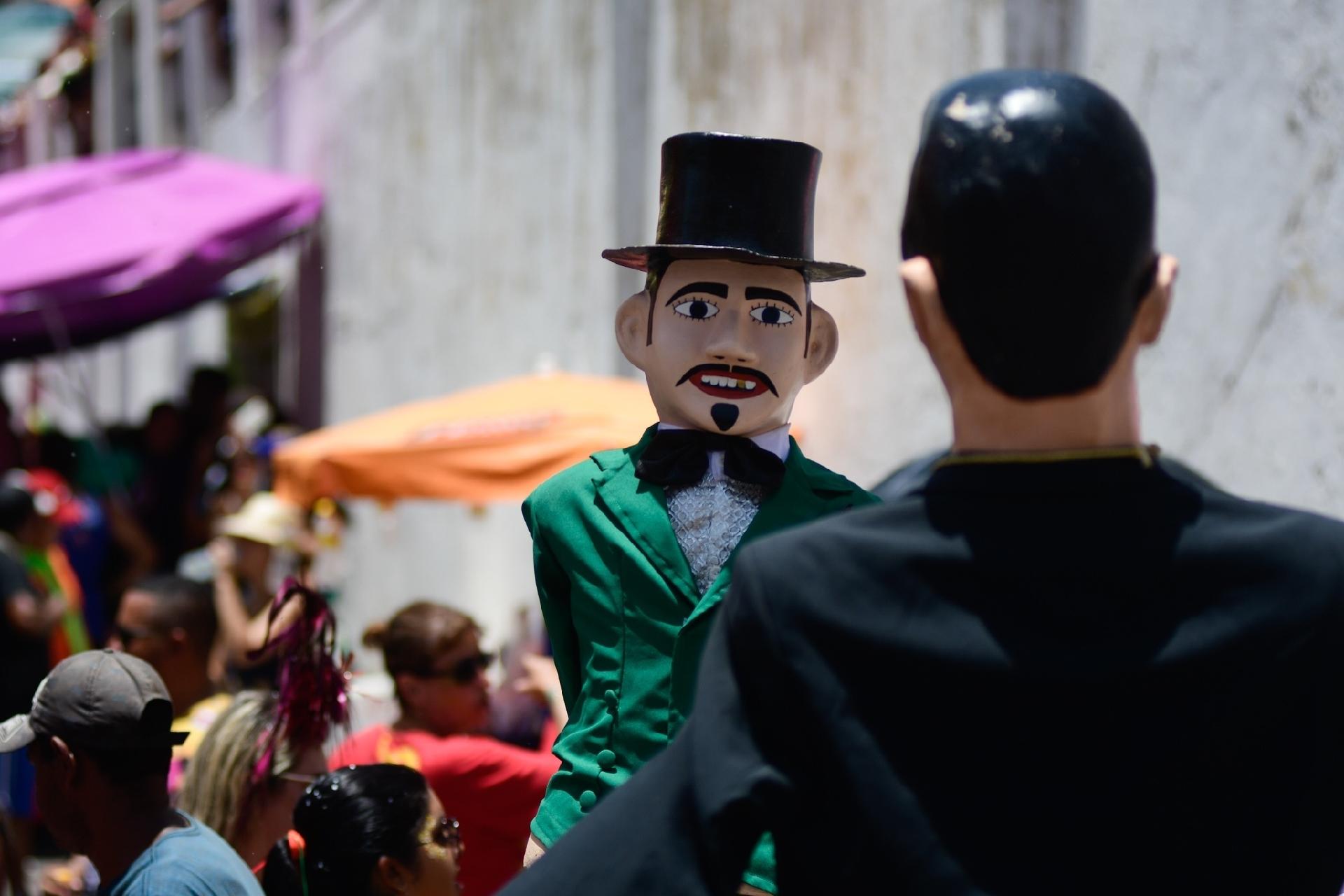 Jon Bon Jovi ganha bloco e boneco gigante no Carnaval de Recife e ...