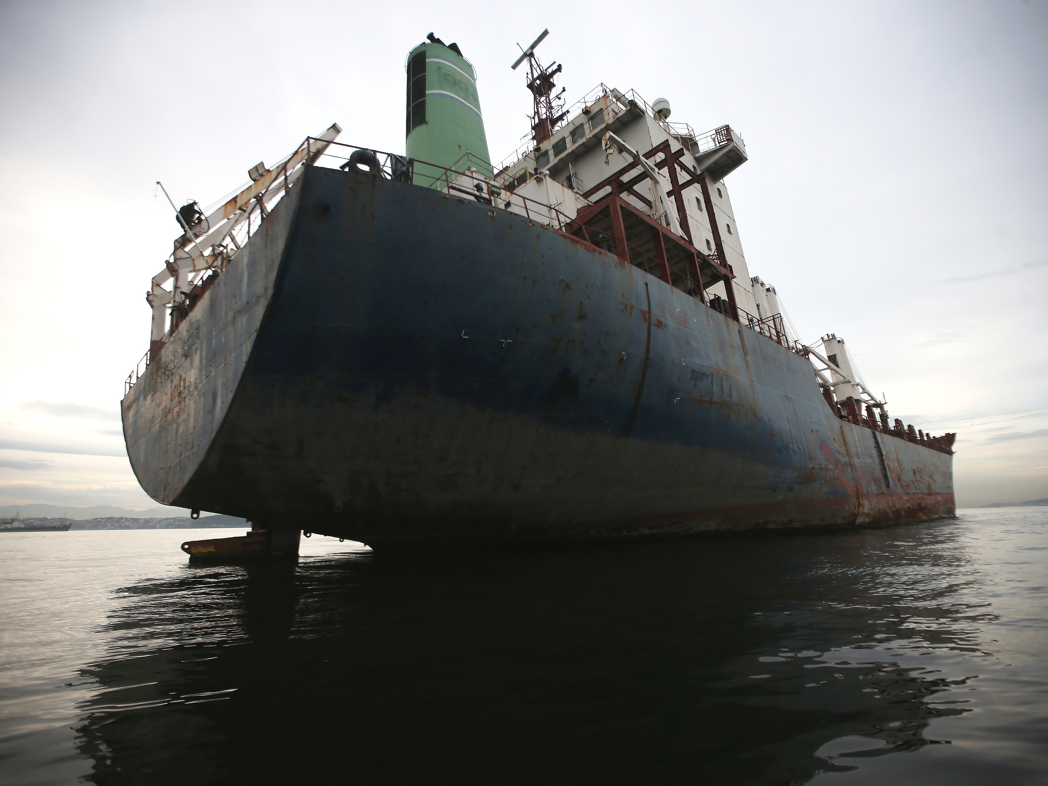 Navios Fantasmas Da Vida Real Navio Fantasma Dá Adeus Ao Porto De