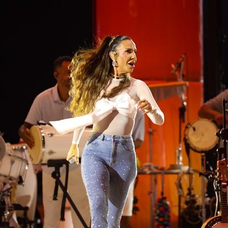 Copa 2026: Ivete chama Vozinha de 'goleirão' e convida jogador para show
