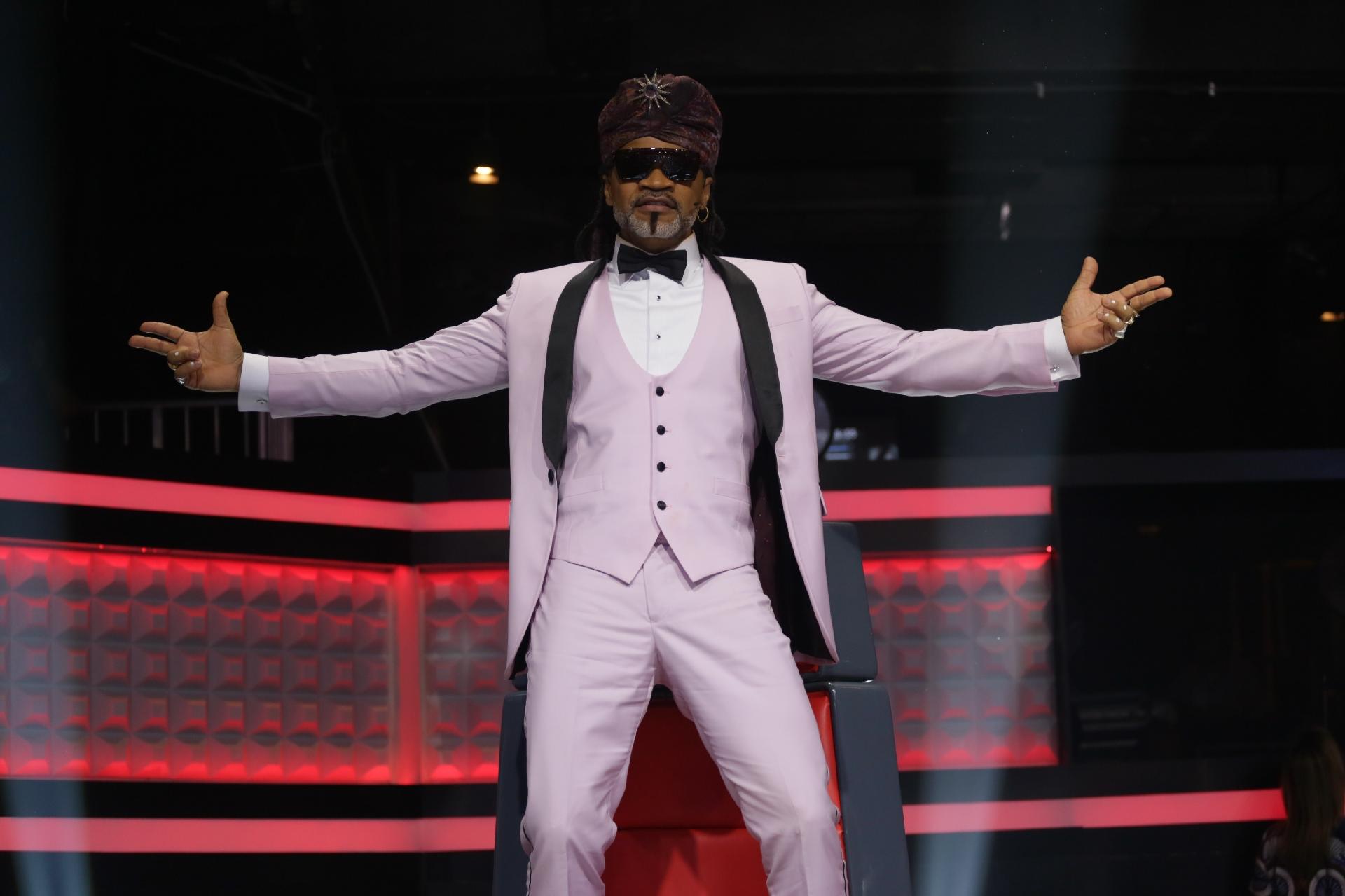 Fotos: 21 momentos que o visual de Carlinhos Brown deu um nó na sua ...