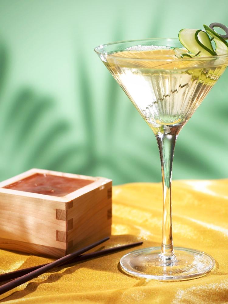 Hoje é Dia do Saquê! Veja como fazer drinques com esta bebida