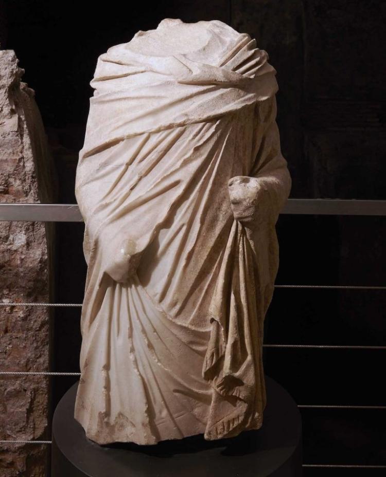 Fontana di Trevi esconde sítio arqueológico subterrâneo; conheça