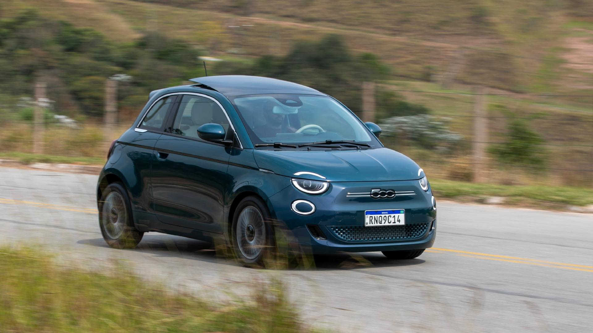 Fiat 500 e Mini Cooper: elétricos e retrôs a R$ 240 mil valem a pena?