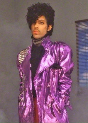 Androginia sensual: 8 momentos marcantes do estilo de Prince - 21/04 ...