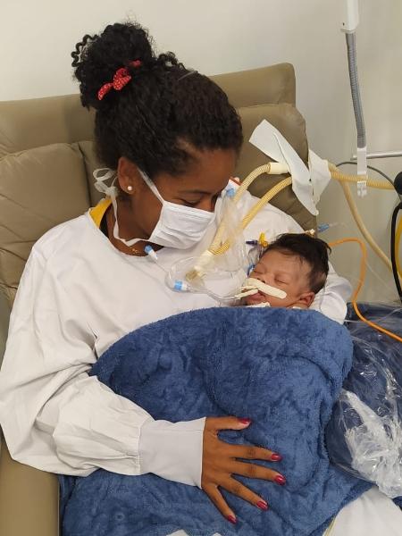 Coronavírus: mães veem filhos na UTI neonatal por videochamada