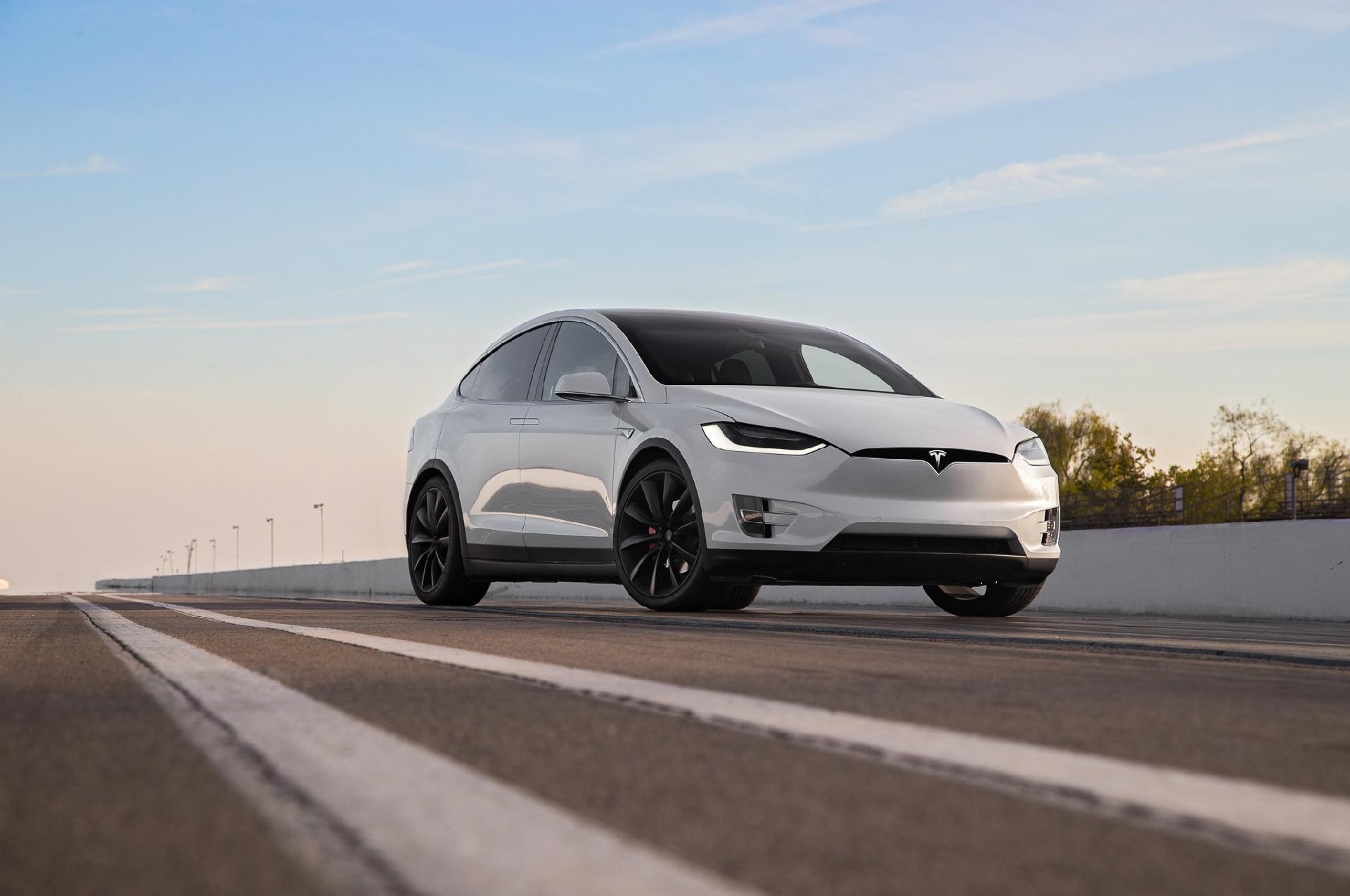 Veja como é o Tesla Model X