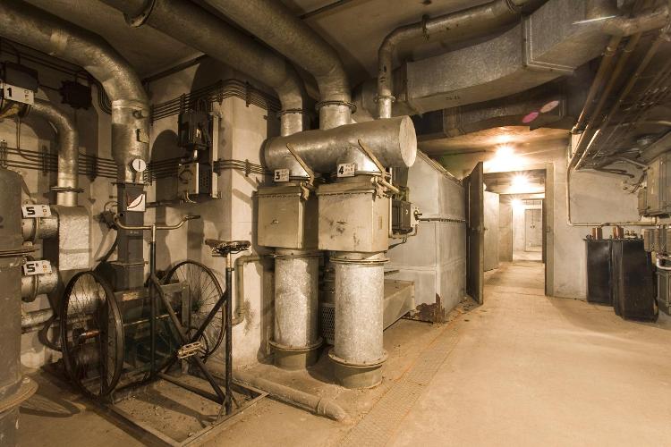 Segredo sob os trens: estação em Paris esconde bunker intacto da 2ª ...