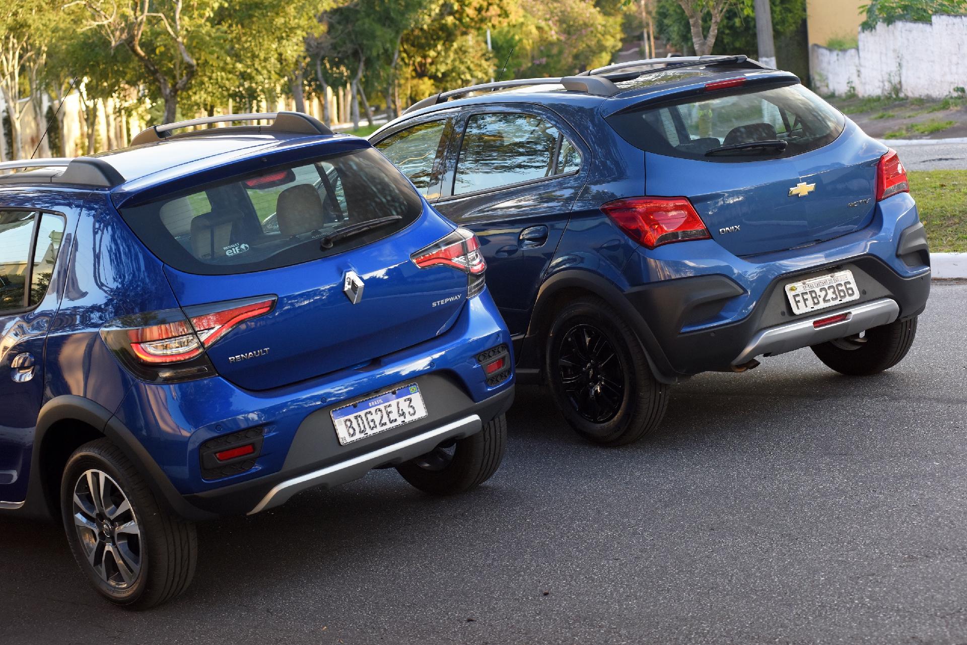 Duelo Chevrolet Onix x Renault Stepway
