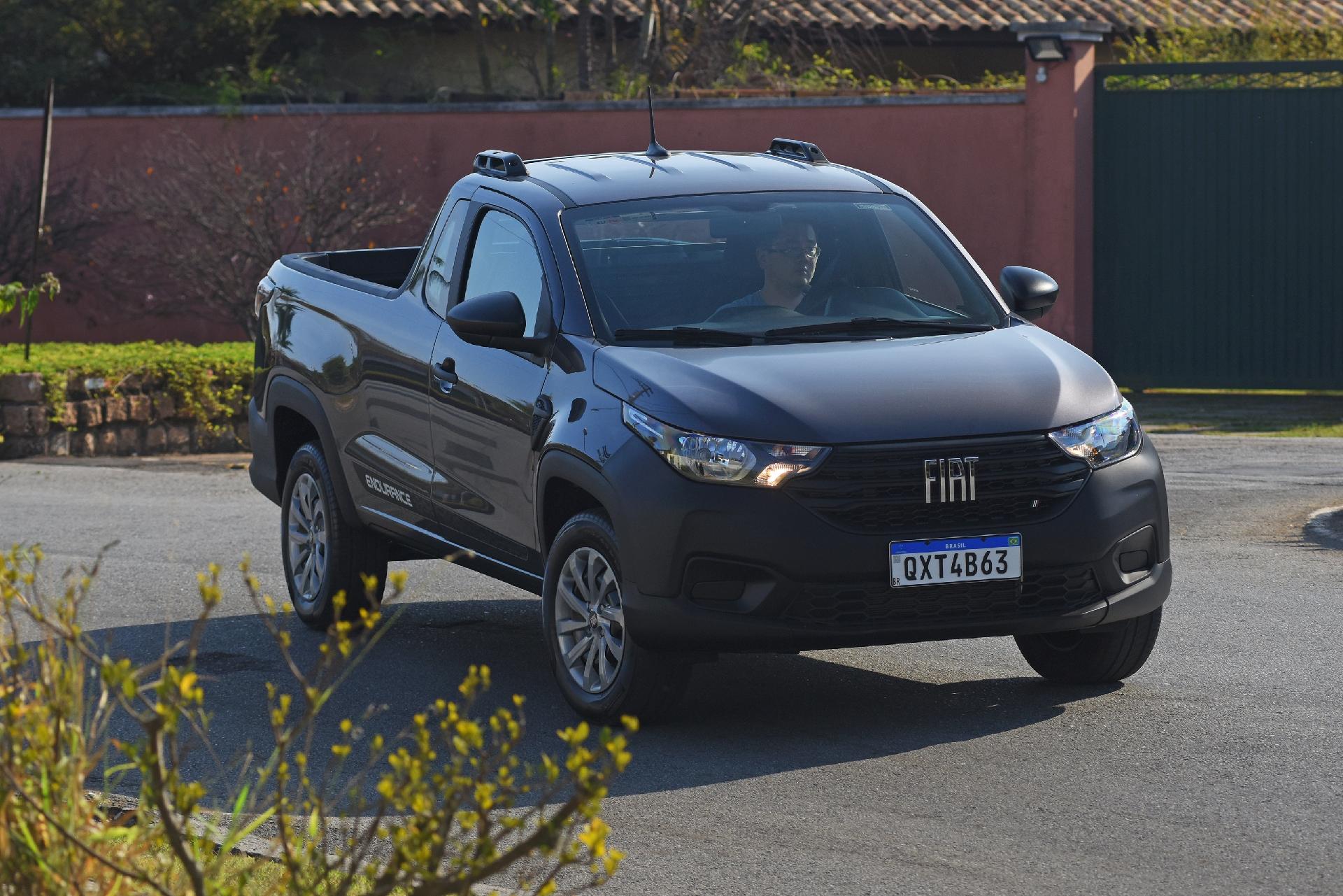 Fiat Strada Endurance 1.4 é tão racional que até as calotas são ...
