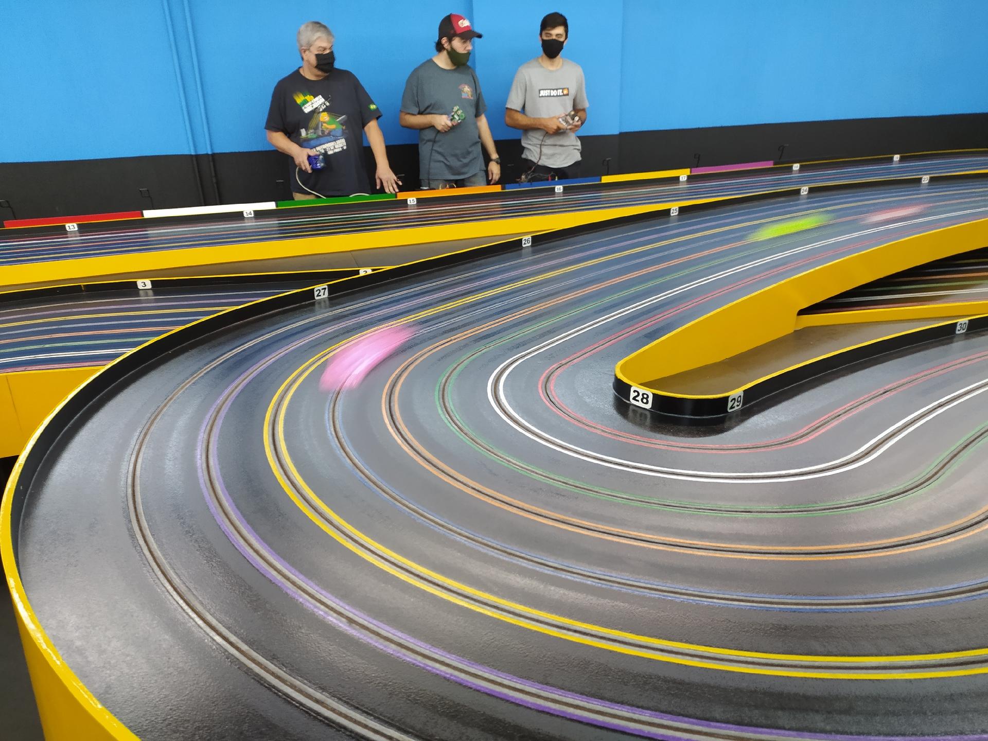 Autorama: hobby nostálgico é acessível e une gerações