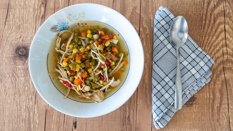 Esfriou? Faça uma sopa de legumes completa para seu jantar - 20/07/2021 ...