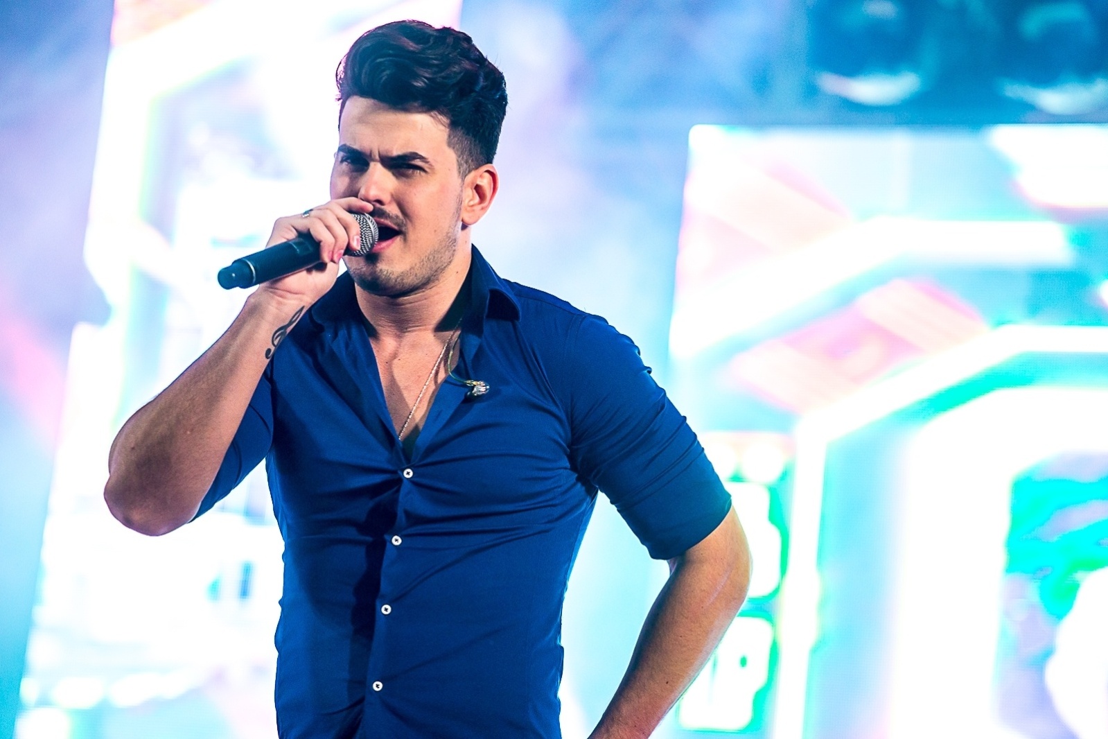 Fotos: Veja os topetes mais estilosos dos cantores sertanejos - 11/07 ...
