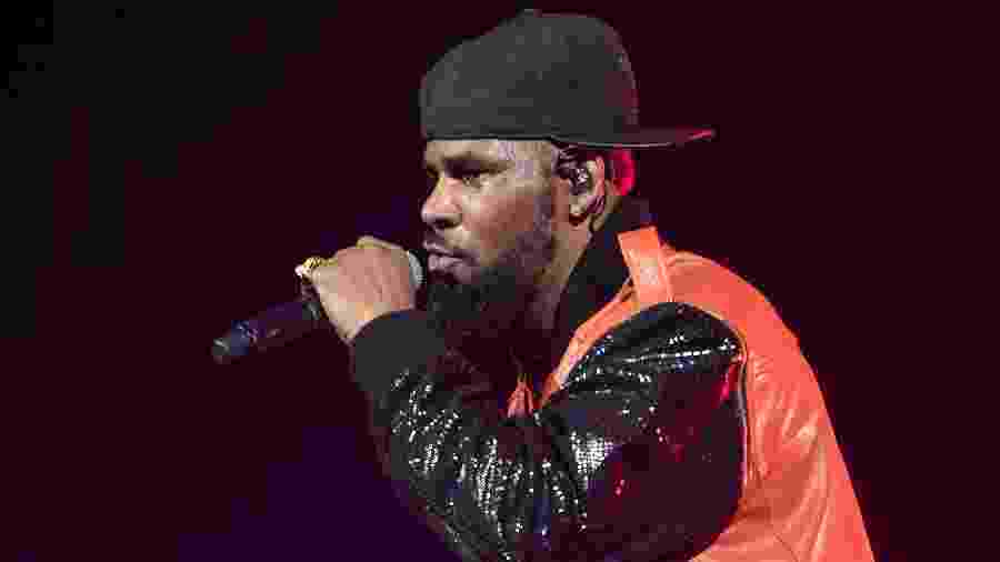 Cantor R. Kelly é o novo alvo do movimento Time's Up - 30/04/2018 - UOL ...