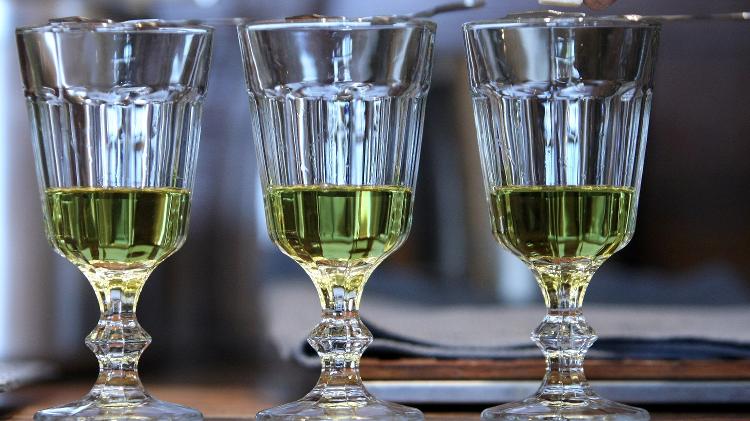 "Fada verde" e mais: uma volta ao mundo pelas bebidas feitas com anis ...