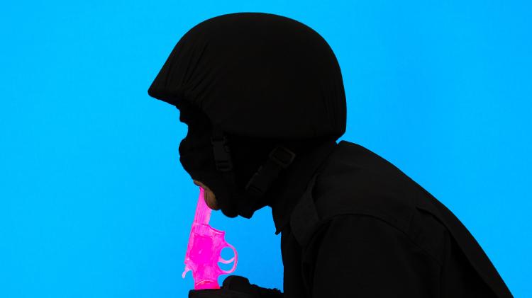 Perita criminal e artista plástica: a vida dupla de Berna Reale