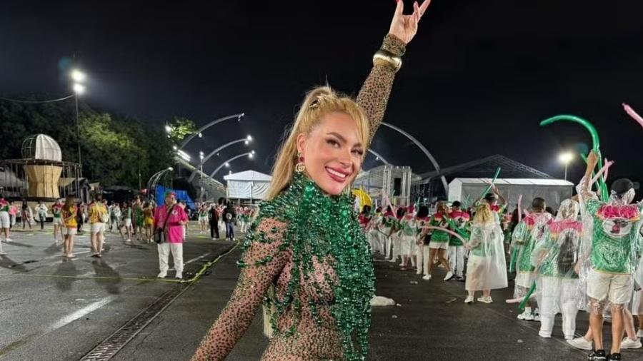 Musa da Barroca conta detalhes de fantasia para o Carnaval