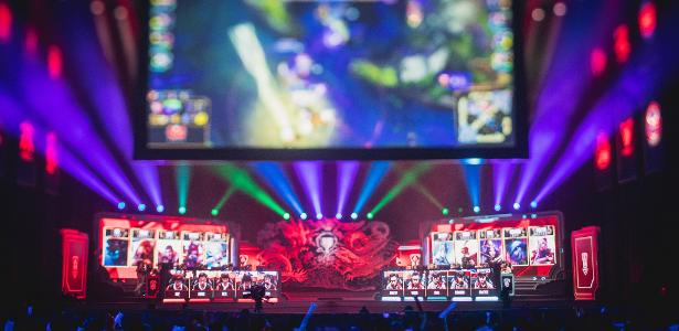 Agora existe um curso no Brasil para você se tornar um pro player ...