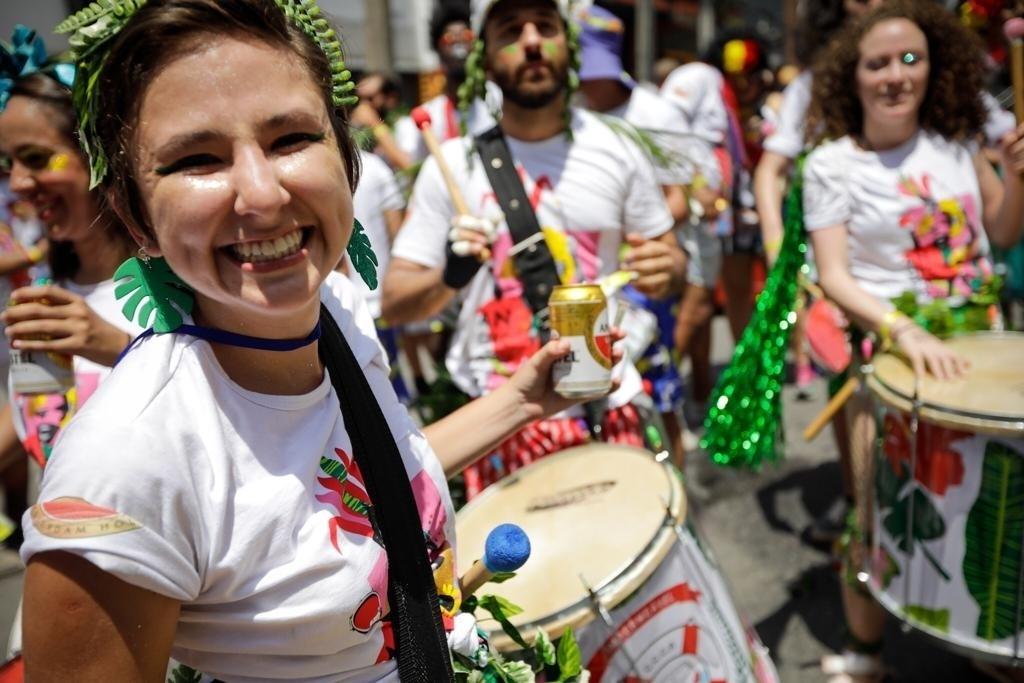 No 17° desfile do Bloco do Pasmado, tradição e novidade estão de mãos ...