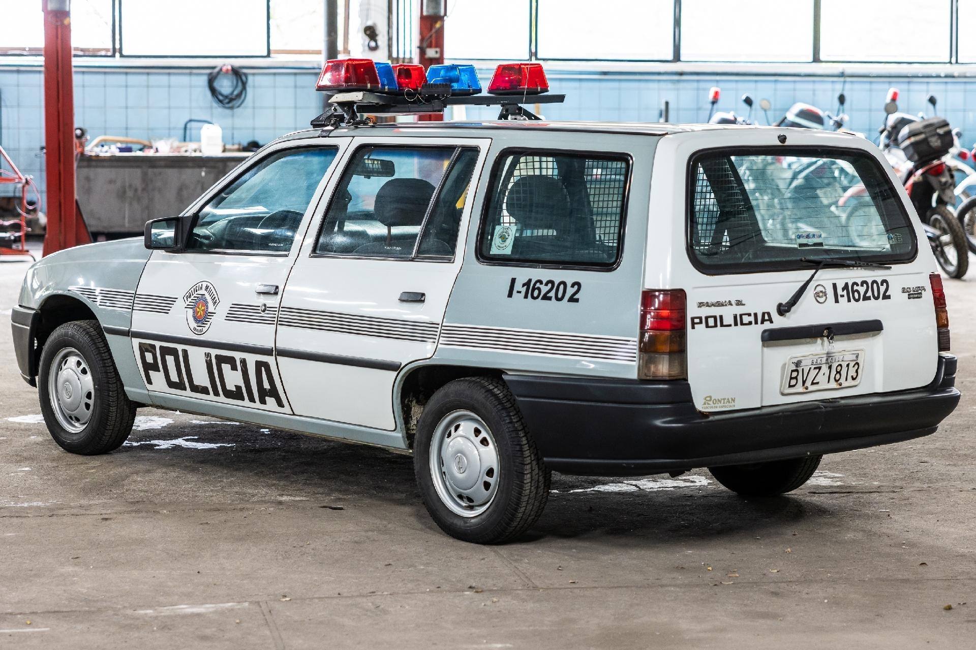 Veraneio da Rota e Fusca 'Baratinha': PM-SP guarda viaturas clássicas