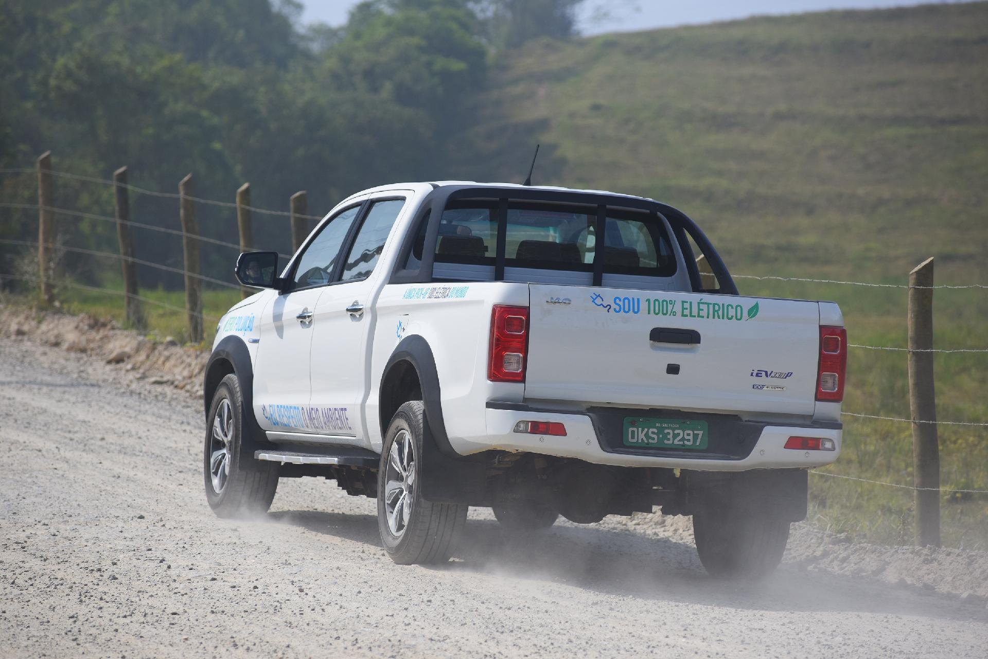 Fotos: Avaliação: conheça a JAC iEV 330P, a 1ª picape elétrica do mundo ...