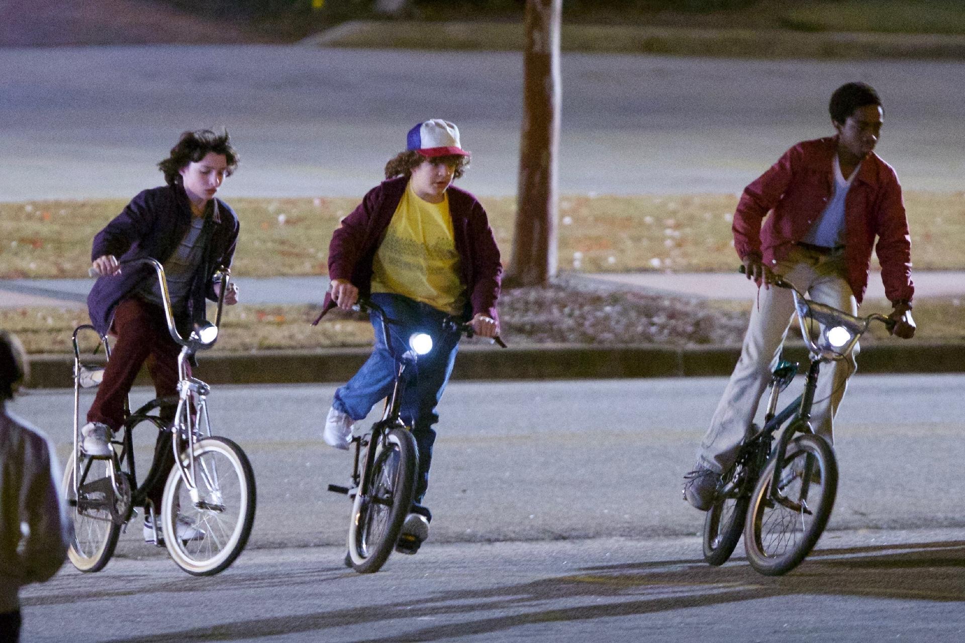 Vimos os 4 primeiros episódios de "Stranger Things": saiba o que vem ...