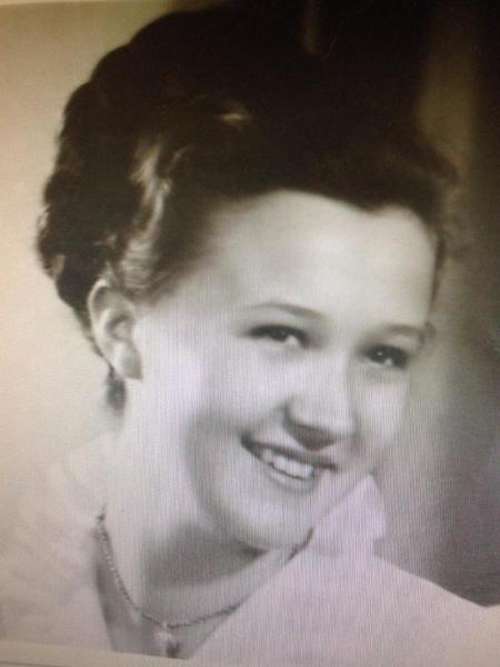 Ela viveu sob nazismo e na Alemanha Oriental; aos 85, ensina inglês na ...