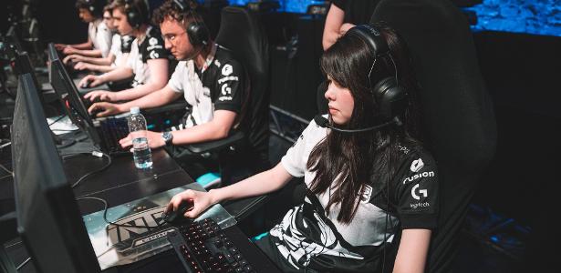 LoL: INTZ cobra multa de R$ 320 mil da jogadora Mayumi na Justiça