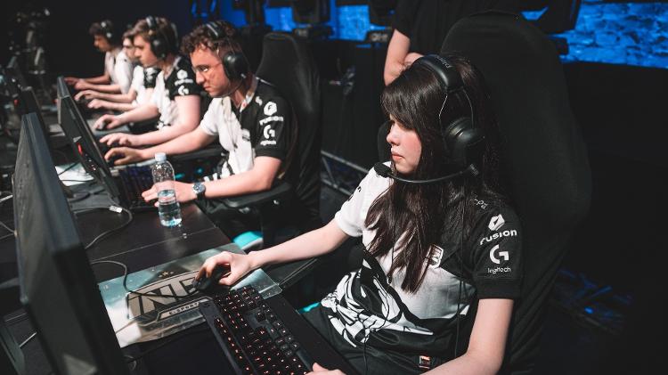 Jogadora de LoL Mayumi processa INTZ e alega assédio moral - 11/06/2020 ...