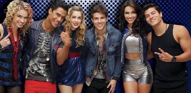 Rebelde: Lua Blanco diz que Record censurou símbolo do rock em foto