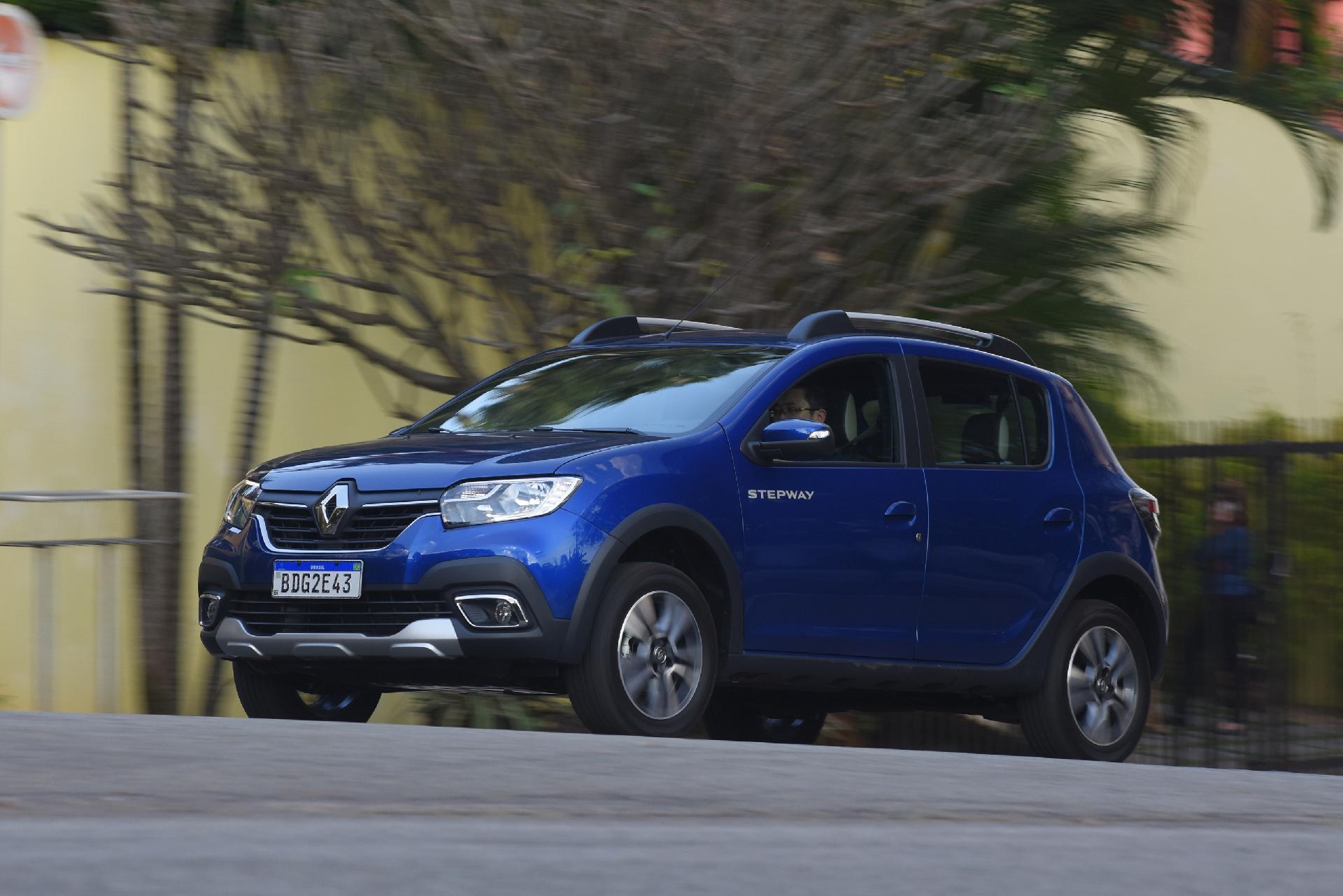 Duelo Chevrolet Onix x Renault Stepway