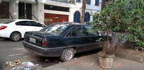 Omega do Renato Russo: carro atraía fãs em prédio e parou no Google