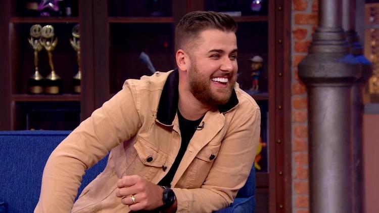 'Volume' em sunga de famosos rende elogios