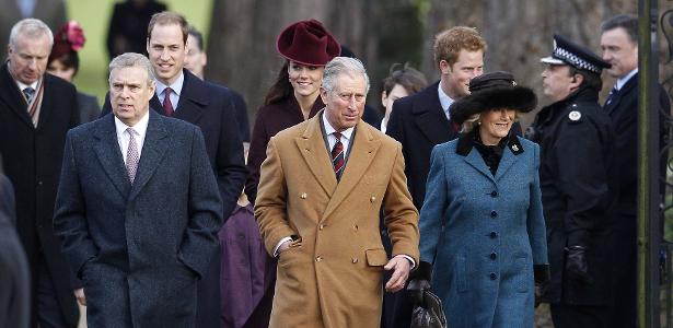 Rainha Camilla 'pressiona' família real a expulsar ex-príncipe Andrew