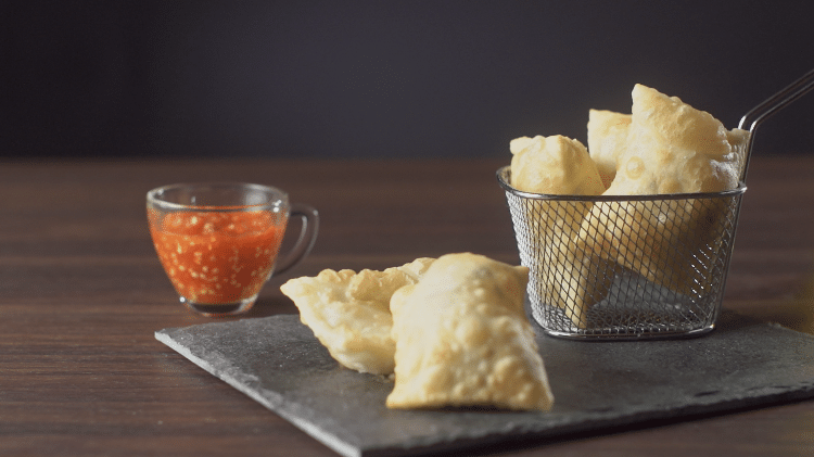 Receita de massa de pastel caseiro: ingredientes e como fazer - 23/05 ...