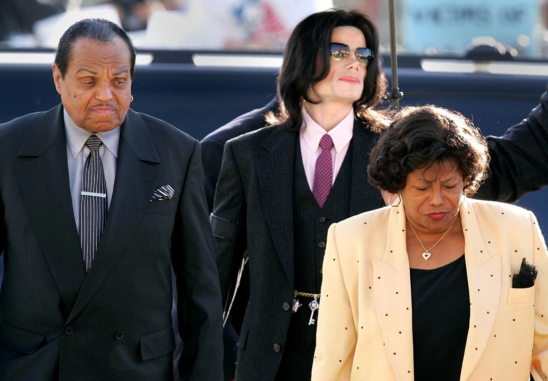 Joe Jackson, pai e primeiro empresário de Michael Jackson, morre aos 89 ...