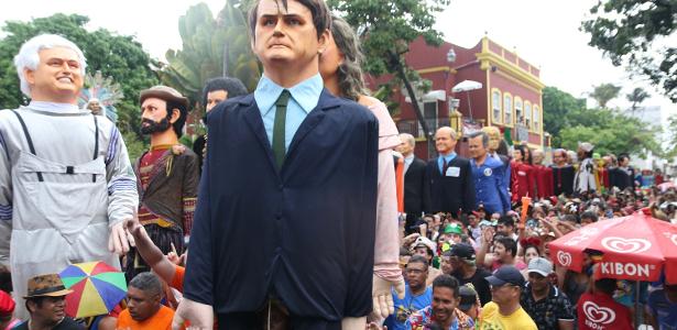"Normal no Carnaval", diz criador sobre vaias a boneco gigante de ...